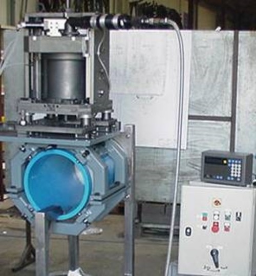 MACHINE À PERCER, ALÉSER, DRESSER ET FILETER